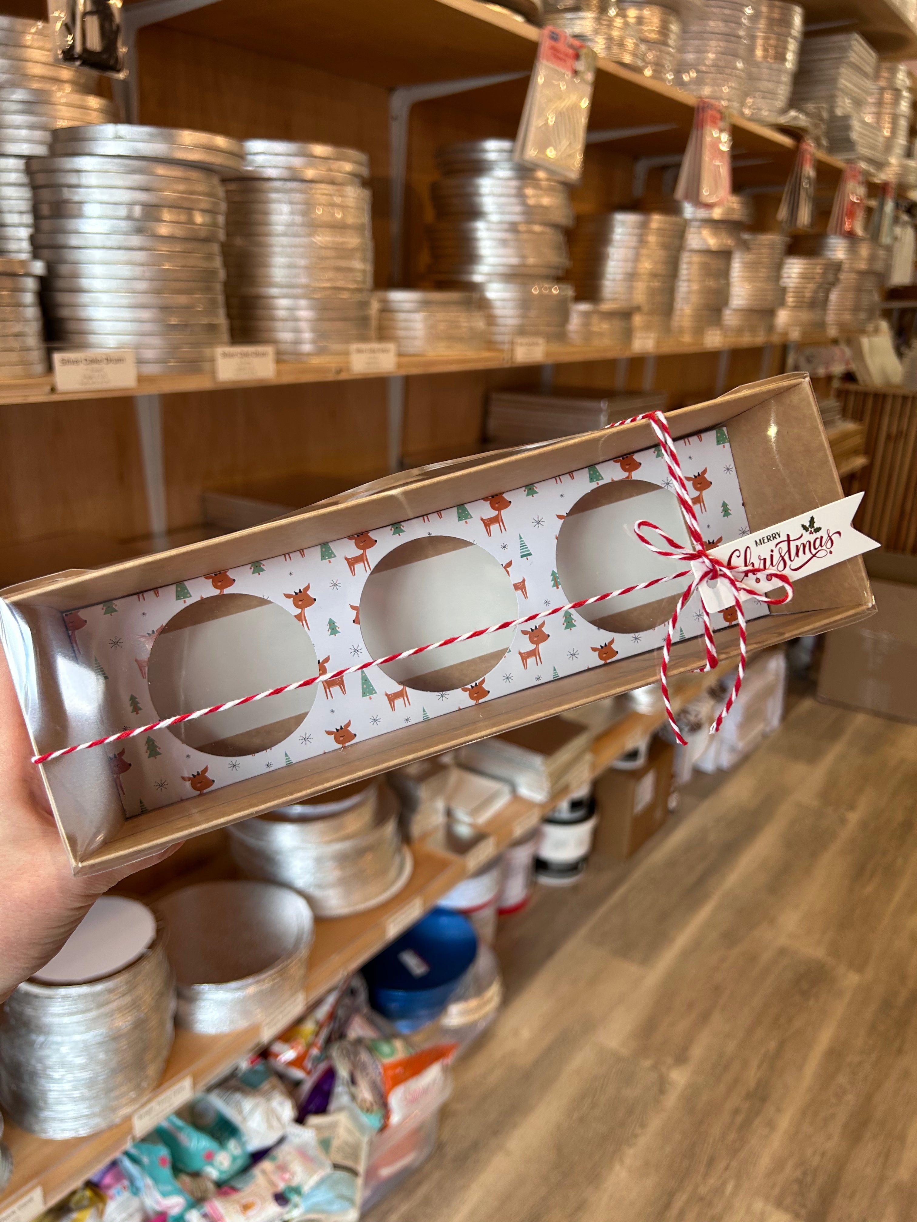 Christmas Woodland Cupcake Box Holds 3 – Windsor Cakecraft